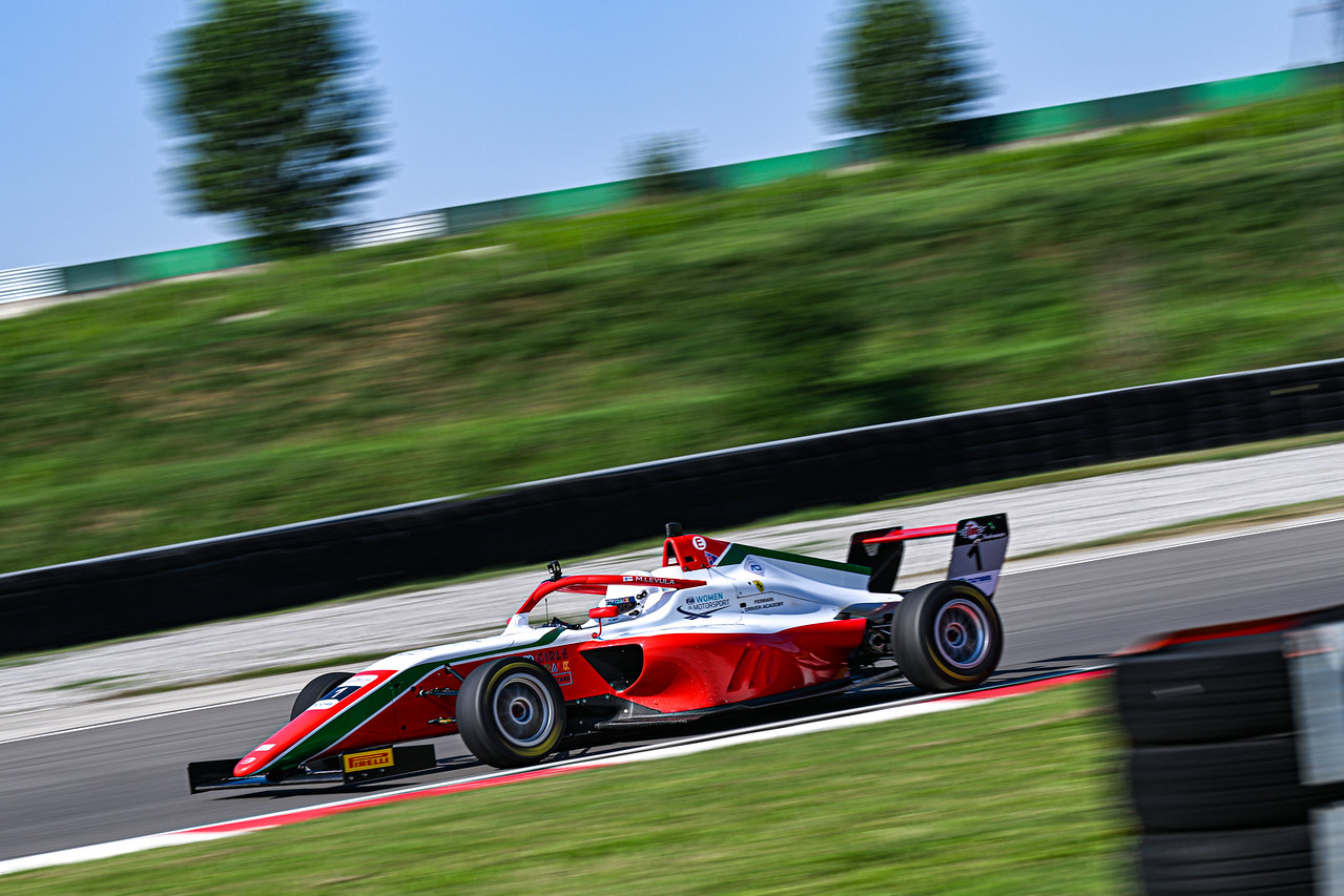 Meri Levulan FIA Girls On Track -valmennusmatka antoi huimasti oppia ...